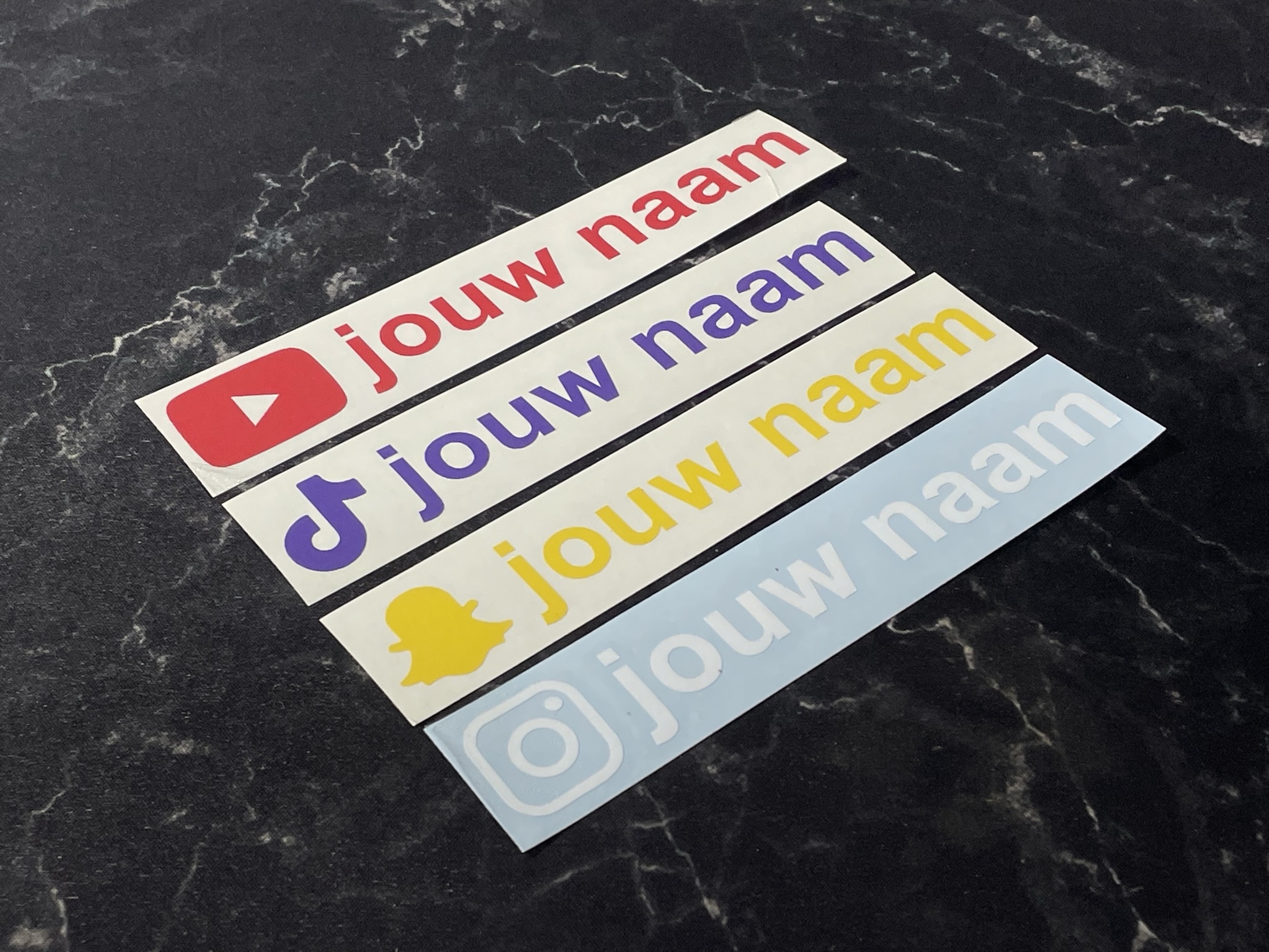 Tino Customs – Customize jouw Roof Boxer V8 helm